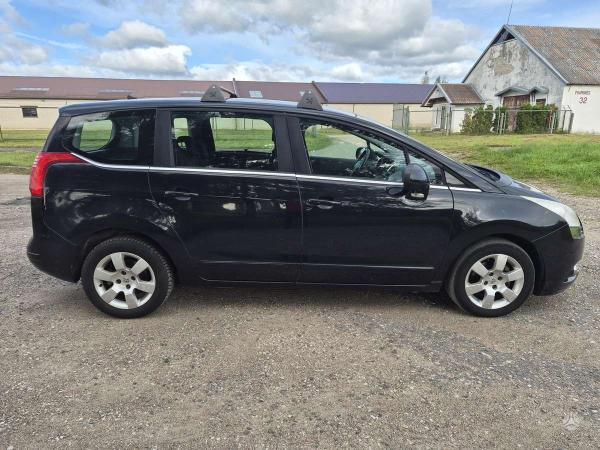 Peugeot 5008 2011 Tauragė vietnē Melns Peugeot 5008 2011 Tauragė, ar dzinēja tilpumu 1.56 L un nobraukumu 244 tūkst. km par 2000 €, foto 5 vietnē AUTOMOTO.COM.LV