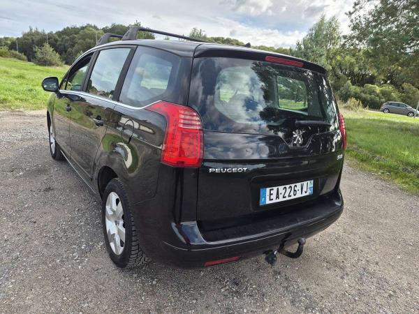 Peugeot 5008 2011 Tauragė vietnē Melns Peugeot 5008 2011 Tauragė, ar dzinēja tilpumu 1.56 L un nobraukumu 244 tūkst. km par 2000 €, foto 8 vietnē AUTOMOTO.COM.LV