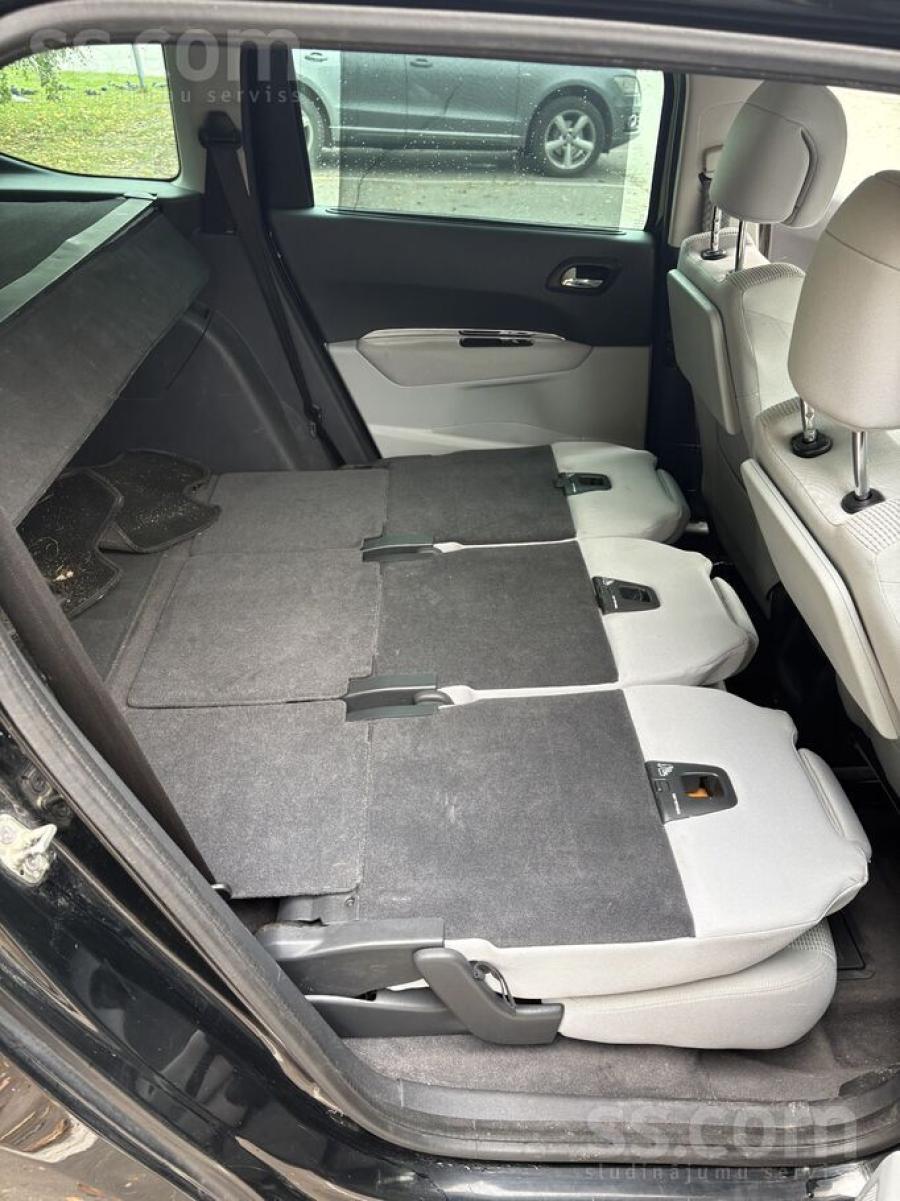 Melns Peugeot 5008 2011 Jelgava, ar dzinēja tilpumu 1.60 L un nobraukumu 244 tūkst. km par 4500 €, foto 5 vietnē AUTOMOTO.COM.LV