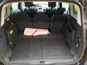 Melns Peugeot 5008 2011 Rīga, ar dzinēja tilpumu 2.00 L un nobraukumu 292 tūkst. km par 3900 €, foto 7 vietnē AUTOMOTO.COM.LV