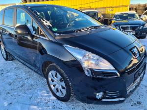 Melns Peugeot 5008 2012 Kauņa, ar dzinēja tilpumu 2.00 L un nobraukumu 261 tūkst. km par 3800 €, foto  vietnē AUTOMOTO.COM.LV
