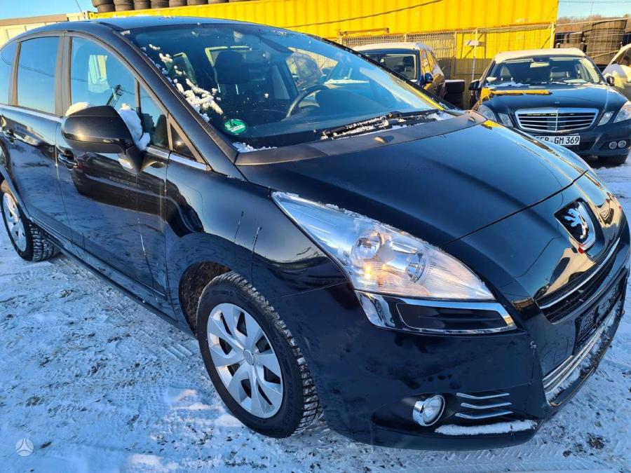 Melns Peugeot 5008 2012 Kauņa, ar dzinēja tilpumu 2.00 L un nobraukumu 261 tūkst. km par 3800 €, foto 1 vietnē AUTOMOTO.COM.LV