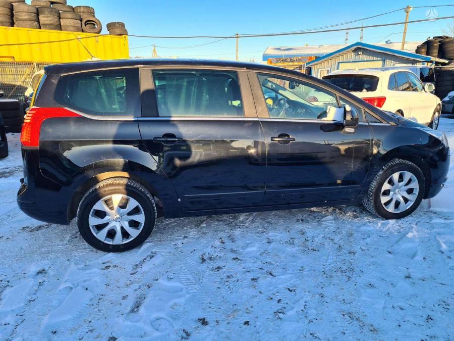 Melns Peugeot 5008 2012 Kauņa, ar dzinēja tilpumu 2.00 L un nobraukumu 261 tūkst. km par 3800 €, foto 5 vietnē AUTOMOTO.COM.LV