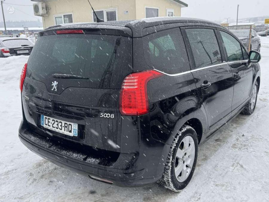 Melns Peugeot 5008 2012 Viļņa, ar dzinēja tilpumu 1.56 L un nobraukumu 270 tūkst. km par 4200 €, foto 4 vietnē AUTOMOTO.COM.LV
