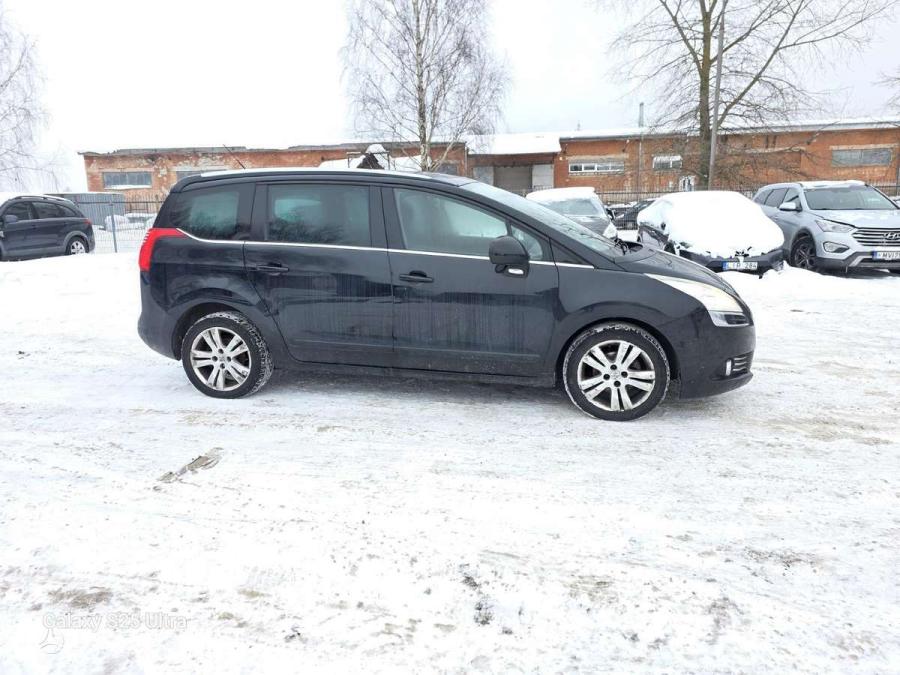 Melns Peugeot 5008 2012 Ukmergė, ar dzinēja tilpumu 1.56 L un nobraukumu 250 tūkst. km par 3450 €, foto 2 vietnē AUTOMOTO.COM.LV