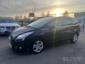 Black Peugeot 5008 2012 in Riga, with an engine capacity of 2.00 L and mileage of 0 thousand km for 4990 €, photo 1 on AUTOMOTO.COM.LV
