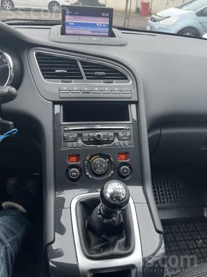 Black Peugeot 5008 2012 in Riga, with an engine capacity of 2.00 L and mileage of 0 thousand km for 4990 €, photo 13 on AUTOMOTO.COM.LV