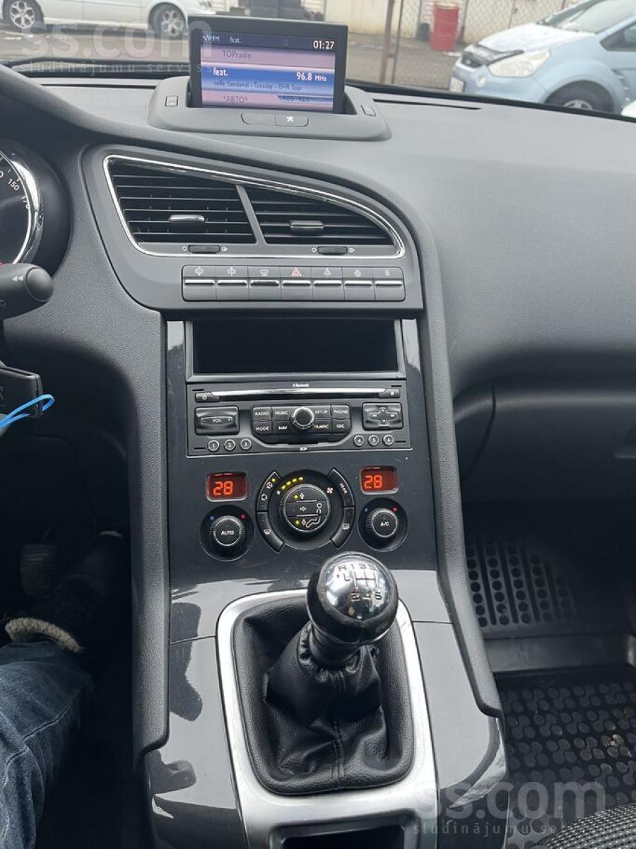Black Peugeot 5008 2012 in Riga, with an engine capacity of 2.00 L and mileage of 0 thousand km for 4990 €, photo 13 on AUTOMOTO.COM.LV