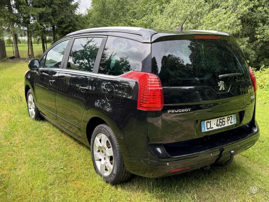 Melns Peugeot 5008 2012 Viļņa, ar dzinēja tilpumu 1.60 L un nobraukumu 246 tūkst. km par 4000 €, foto 6 vietnē AUTOMOTO.COM.LV