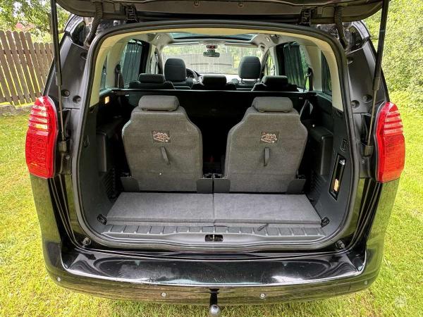 Black Peugeot 5008 2012 in Vilnius, with an engine capacity of 1.60 L and mileage of 246 thousand km for 4000 €, photo 9 on AUTOMOTO.COM.LV
