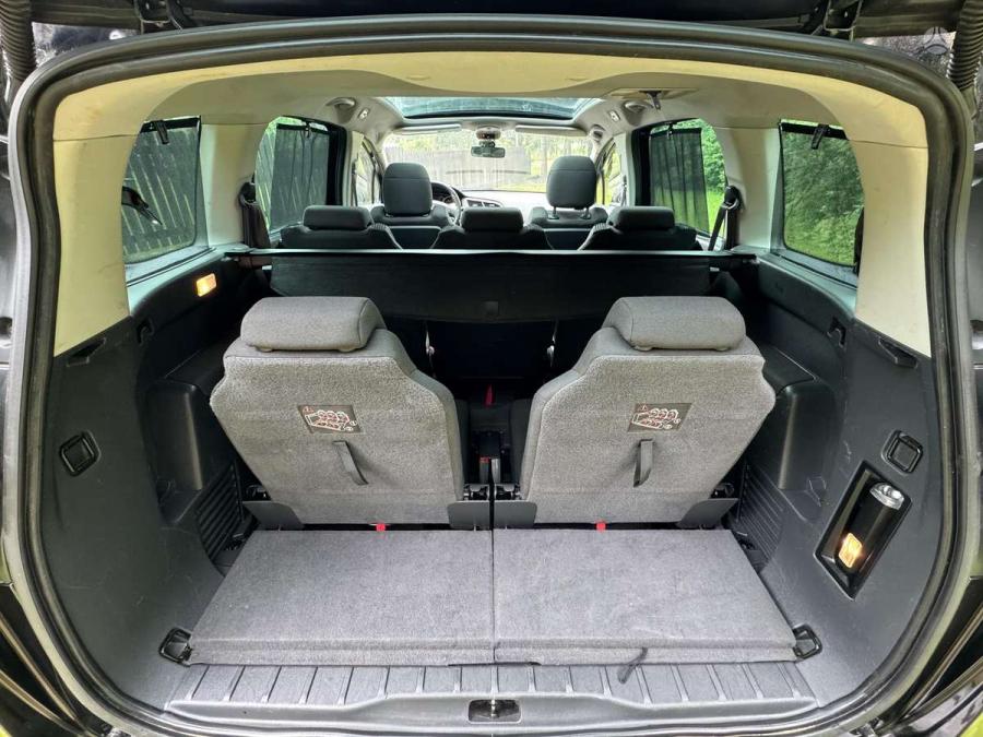 Melns Peugeot 5008 2012 Viļņa, ar dzinēja tilpumu 1.60 L un nobraukumu 246 tūkst. km par 4000 €, foto 11 vietnē AUTOMOTO.COM.LV