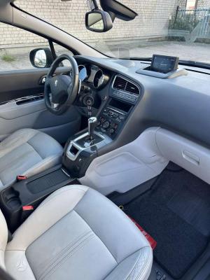 Melns Peugeot 5008 2012 Tauragė, ar dzinēja tilpumu 1.60 L un nobraukumu 220 tūkst. km par 4150 €, foto 15 vietnē AUTOMOTO.COM.LV