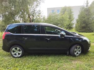 Черный Пежо 5008 2012 в Ширвинтос, объемом двигателя 1.60 л и пробегом 381 тыс. км за 3600 €, фото 3 на AUTOMOTO.COM.LV