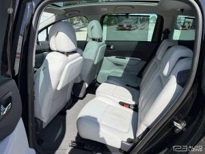 Melns Peugeot 5008 2012 Tauragė, ar dzinēja tilpumu 1.60 L un nobraukumu 229 tūkst. km par 3700 €, foto 11 vietnē AUTOMOTO.COM.LV