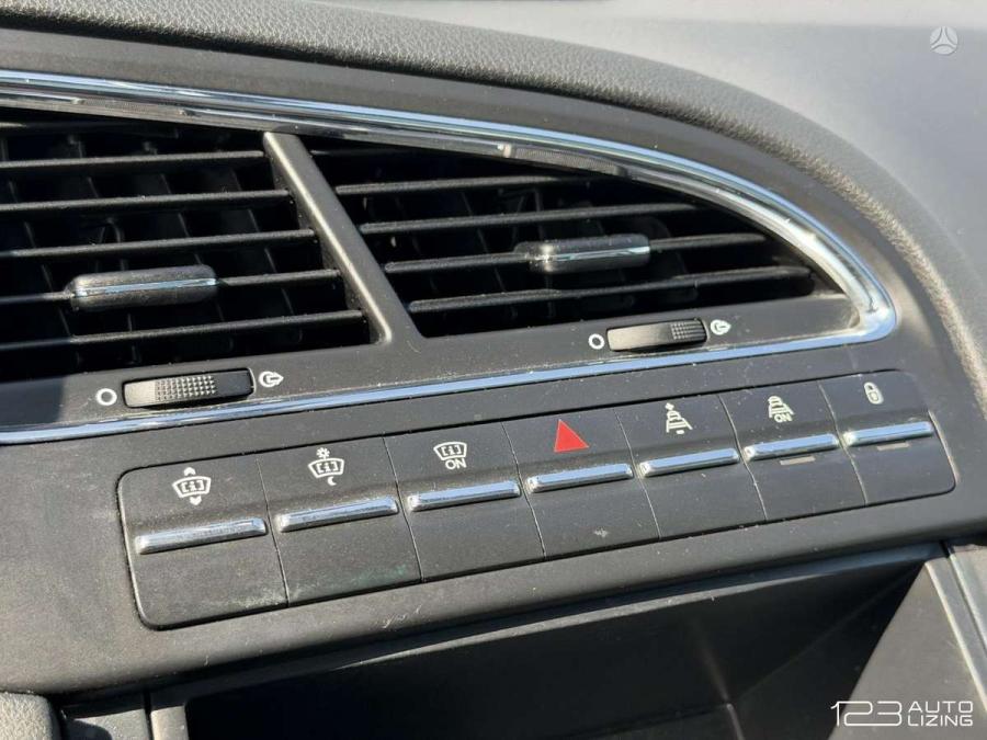 Melns Peugeot 5008 2012 Tauragė, ar dzinēja tilpumu 1.60 L un nobraukumu 229 tūkst. km par 3700 €, foto 20 vietnē AUTOMOTO.COM.LV