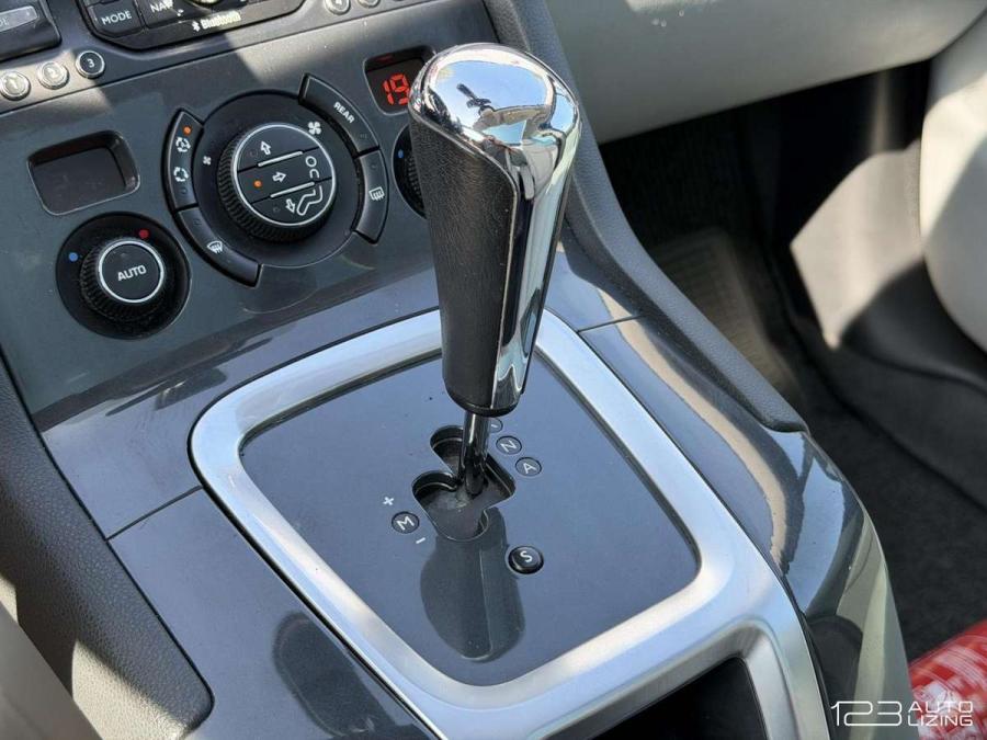 Melns Peugeot 5008 2012 Tauragė, ar dzinēja tilpumu 1.60 L un nobraukumu 229 tūkst. km par 3700 €, foto 22 vietnē AUTOMOTO.COM.LV