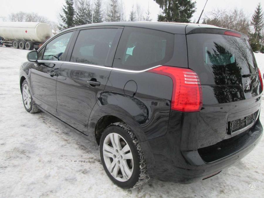 Black Peugeot 5008 2013 in Kelme, with an engine capacity of 2.00 L and mileage of 237 thousand km for 4450 €, photo 2 on AUTOMOTO.COM.LV