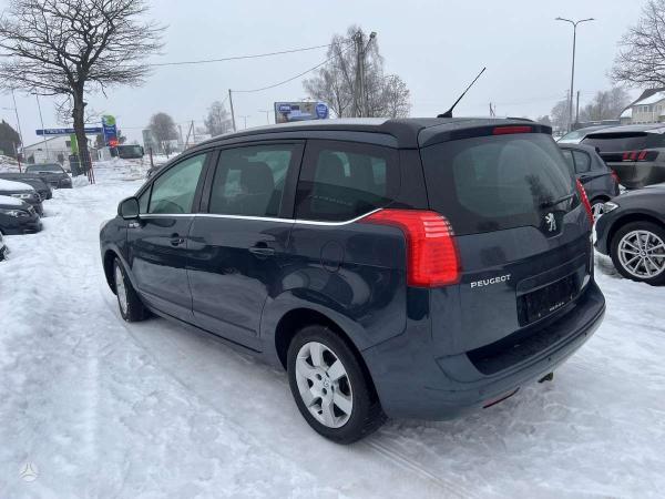 Black Peugeot 5008 2013 in Taurage, with an engine capacity of 1.56 L and mileage of 195 thousand km for 4600 €, photo 3 on AUTOMOTO.COM.LV