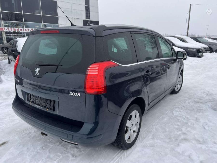 Melns Peugeot 5008 2013 Tauragė, ar dzinēja tilpumu 1.56 L un nobraukumu 195 tūkst. km par 4600 €, foto 4 vietnē AUTOMOTO.COM.LV