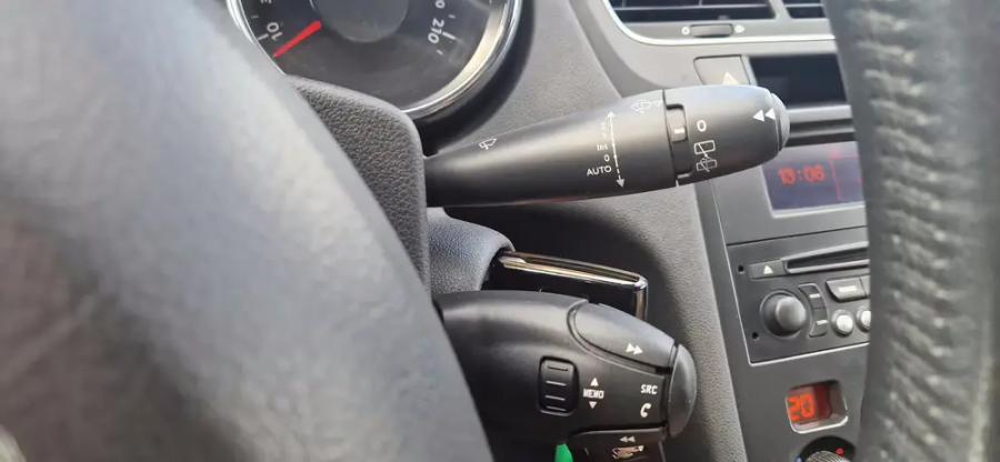 Melns Peugeot 5008 2013 Daugavpils, ar dzinēja tilpumu 2.00 L un nobraukumu 228 tūkst. km par 4350 €, foto 15 vietnē AUTOMOTO.COM.LV