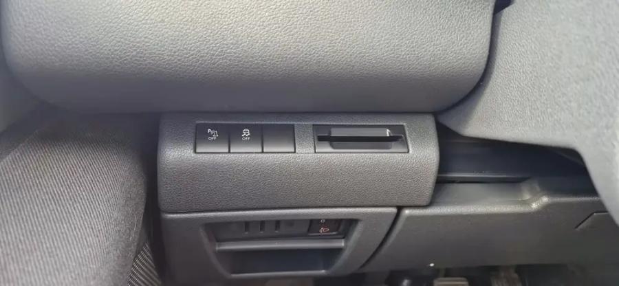 Melns Peugeot 5008 2013 Daugavpils, ar dzinēja tilpumu 2.00 L un nobraukumu 228 tūkst. km par 4350 €, foto 16 vietnē AUTOMOTO.COM.LV