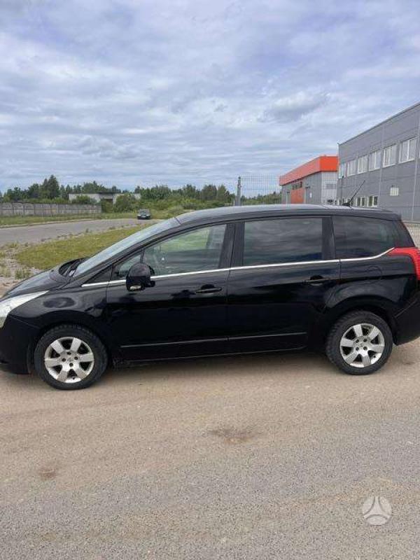Black Peugeot 5008 2013 in Panevezys, with an engine capacity of 1.60 L and mileage of 287 thousand km for 4250 €, photo 3 on AUTOMOTO.COM.LV