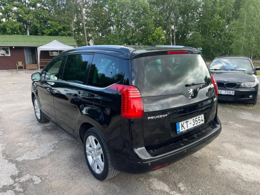 Black Peugeot 5008 2013 in Riga, with an engine capacity of 2.00 L and mileage of 340 thousand km for 6350 €, photo 8 on AUTOMOTO.COM.LV