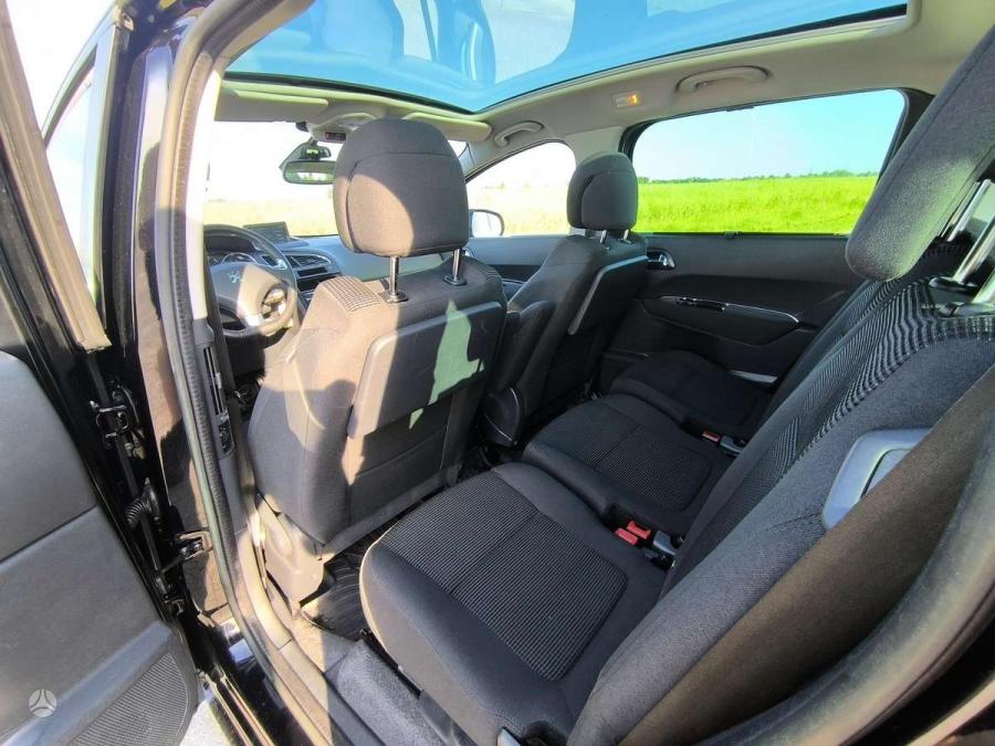 Black Peugeot 5008 2013 in Marijampole, with an engine capacity of 1.60 L and mileage of 215 thousand km for 1999 €, photo 13 on AUTOMOTO.COM.LV