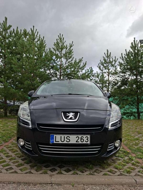 Peugeot 5008 2013 in Vilnius on AUTOMOTO.COM.LV Black Peugeot 5008 2013 in Vilnius, with an engine capacity of 1.56 L and mileage of 300 thousand km for 4000 €, photo 6 on AUTOMOTO.COM.LV