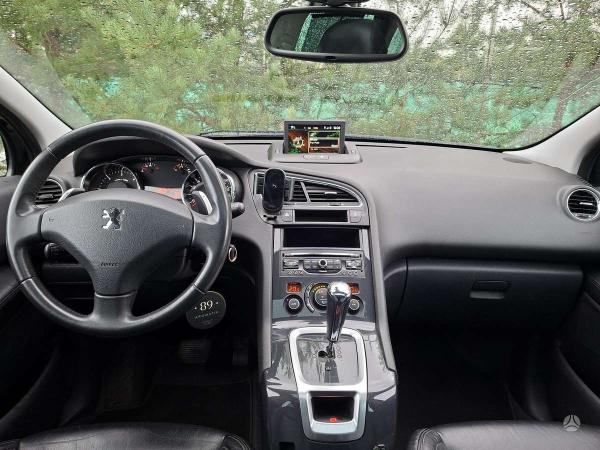 Peugeot 5008 2013 in Vilnius on AUTOMOTO.COM.LV Black Peugeot 5008 2013 in Vilnius, with an engine capacity of 1.56 L and mileage of 300 thousand km for 4000 €, photo 11 on AUTOMOTO.COM.LV