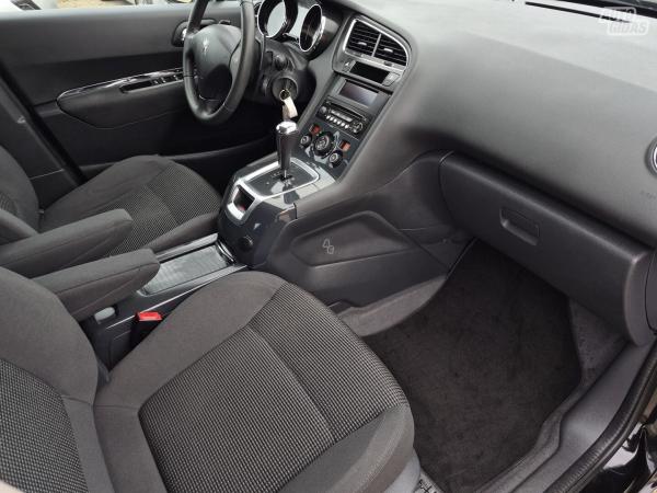 Black Peugeot 5008 2014 in Vilnius, with an engine capacity of 1.60 L and mileage of 250 thousand km for 5350 €, photo 10 on AUTOMOTO.COM.LV