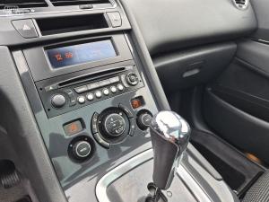 Black Peugeot 5008 2014 in Vilnius, with an engine capacity of 1.60 L and mileage of 250 thousand km for 5350 €, photo 10 on AUTOMOTO.COM.LV