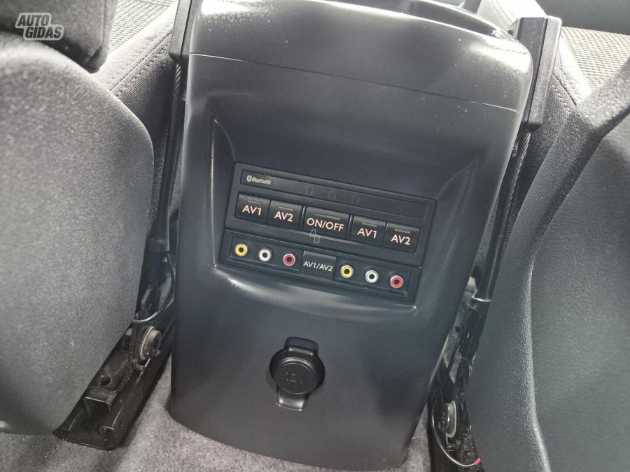 Black Peugeot 5008 2014 in Vilnius, with an engine capacity of 1.60 L and mileage of 250 thousand km for 5350 €, photo 17 on AUTOMOTO.COM.LV