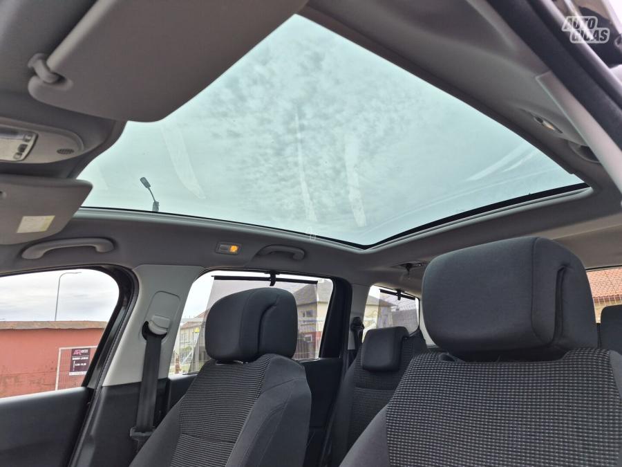 Black Peugeot 5008 2014 in Vilnius, with an engine capacity of 1.60 L and mileage of 250 thousand km for 5350 €, photo 18 on AUTOMOTO.COM.LV