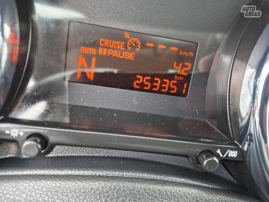 Black Peugeot 5008 2014 in Vilnius, with an engine capacity of 1.60 L and mileage of 250 thousand km for 5350 €, photo 21 on AUTOMOTO.COM.LV