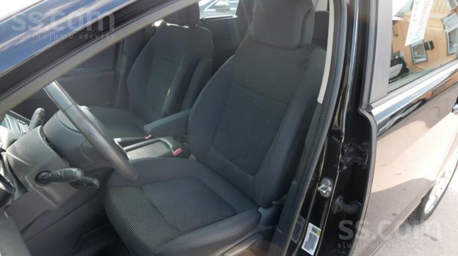 Black Peugeot 5008 2014 in Ogre, with an engine capacity of 1.60 L and mileage of 215 thousand km for 4995 €, photo 13 on AUTOMOTO.COM.LV