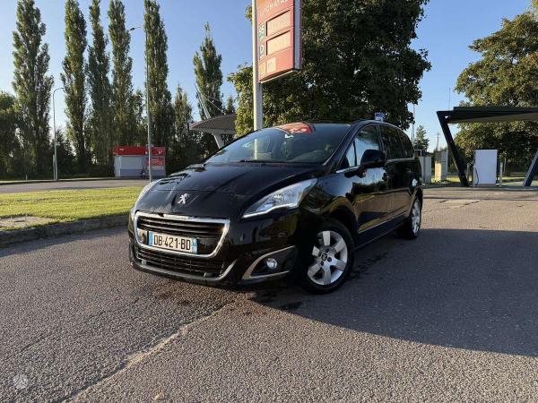 Black Peugeot 5008 2014 in Taurage, with an engine capacity of 1.56 L and mileage of 257 thousand km for 4400 €, photo 1 on AUTOMOTO.COM.LV