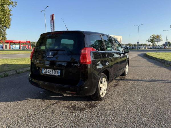 Black Peugeot 5008 2014 in Taurage, with an engine capacity of 1.56 L and mileage of 257 thousand km for 4400 €, photo 4 on AUTOMOTO.COM.LV