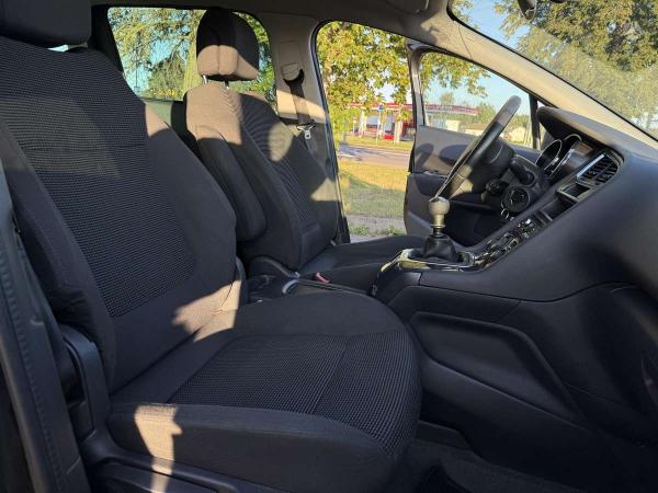 Black Peugeot 5008 2014 in Taurage, with an engine capacity of 1.56 L and mileage of 257 thousand km for 4400 €, photo 11 on AUTOMOTO.COM.LV