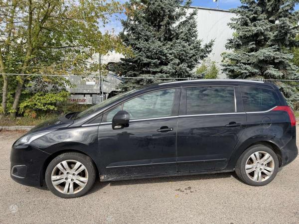 Black Peugeot 5008 2014 in Marijampole, with an engine capacity of 1.56 L and mileage of 245 thousand km for 4350 €, photo 10 on AUTOMOTO.COM.LV