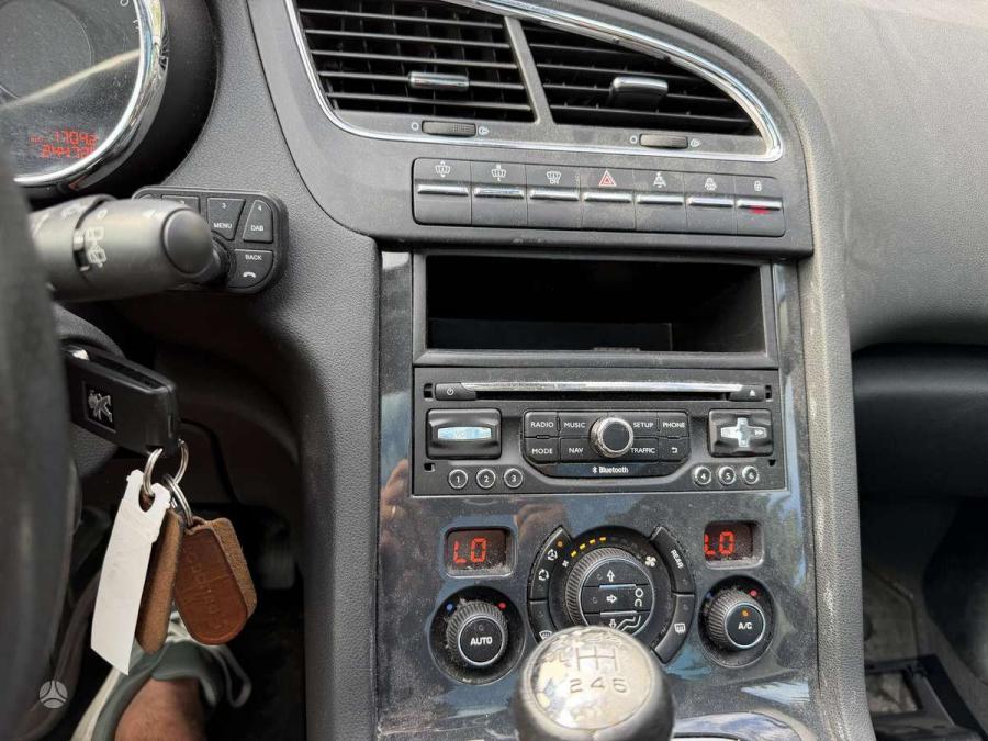 Melns Peugeot 5008 2014 Marijampole, ar dzinēja tilpumu 1.56 L un nobraukumu 245 tūkst. km par 4350 €, foto 20 vietnē AUTOMOTO.COM.LV