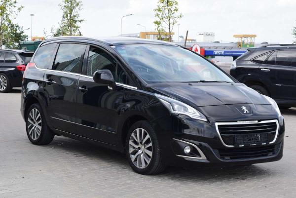 Black Peugeot 5008 2014 in Vilnius, with an engine capacity of 2.00 L and mileage of 247 thousand km for 5700 €, photo 4 on AUTOMOTO.COM.LV