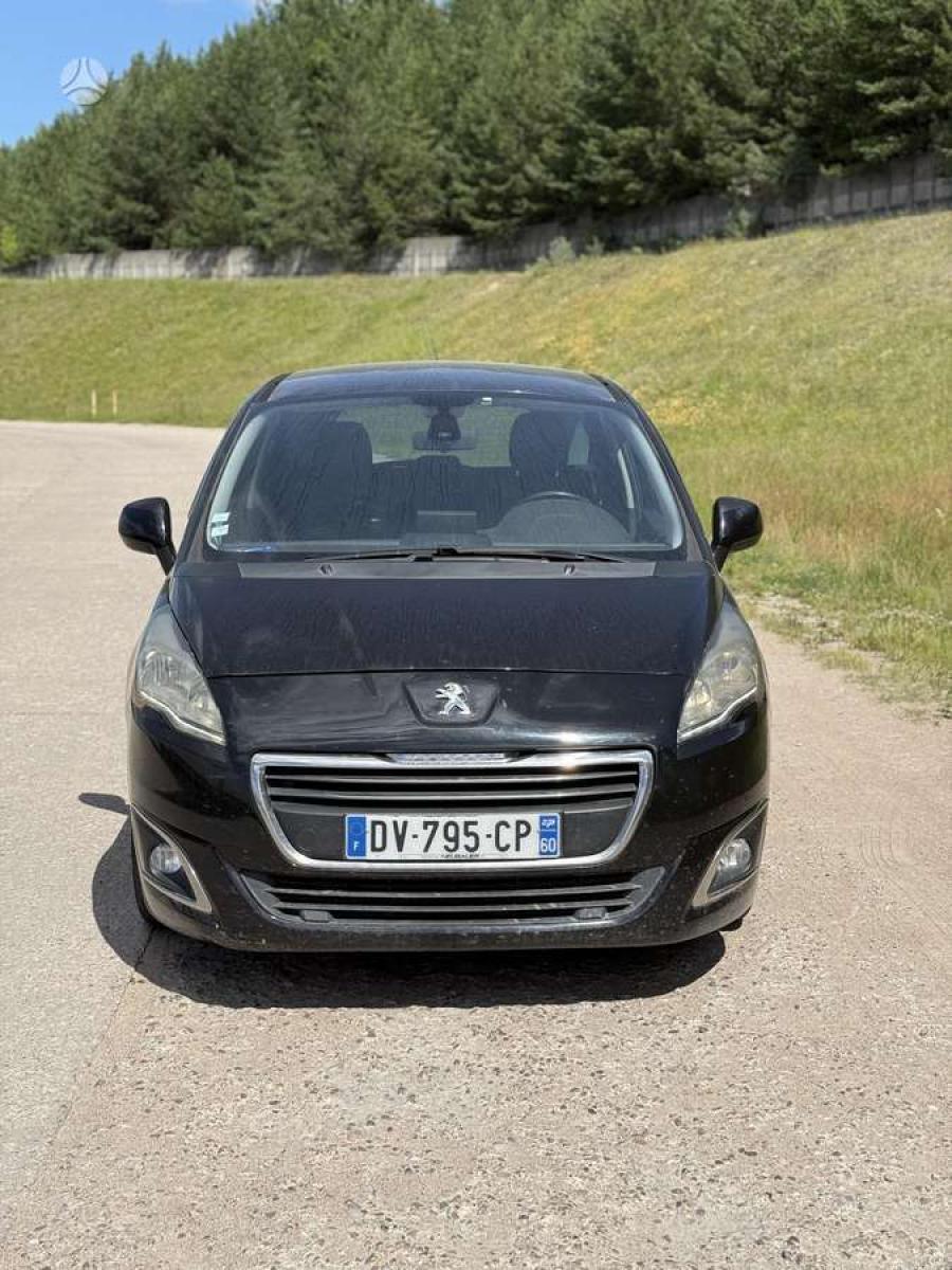 Melns Peugeot 5008 2015 Viļņa, ar dzinēja tilpumu 1.56 L un nobraukumu 260 tūkst. km par 4500 €, foto 3 vietnē AUTOMOTO.COM.LV