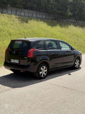 Melns Peugeot 5008 2015 Viļņa, ar dzinēja tilpumu 1.56 L un nobraukumu 260 tūkst. km par 4500 €, foto 5 vietnē AUTOMOTO.COM.LV