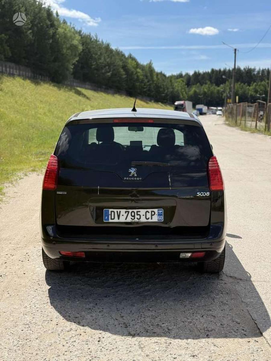 Melns Peugeot 5008 2015 Viļņa, ar dzinēja tilpumu 1.56 L un nobraukumu 260 tūkst. km par 4500 €, foto 6 vietnē AUTOMOTO.COM.LV