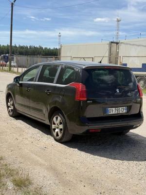 Melns Peugeot 5008 2015 Viļņa, ar dzinēja tilpumu 1.56 L un nobraukumu 260 tūkst. km par 4500 €, foto 7 vietnē AUTOMOTO.COM.LV