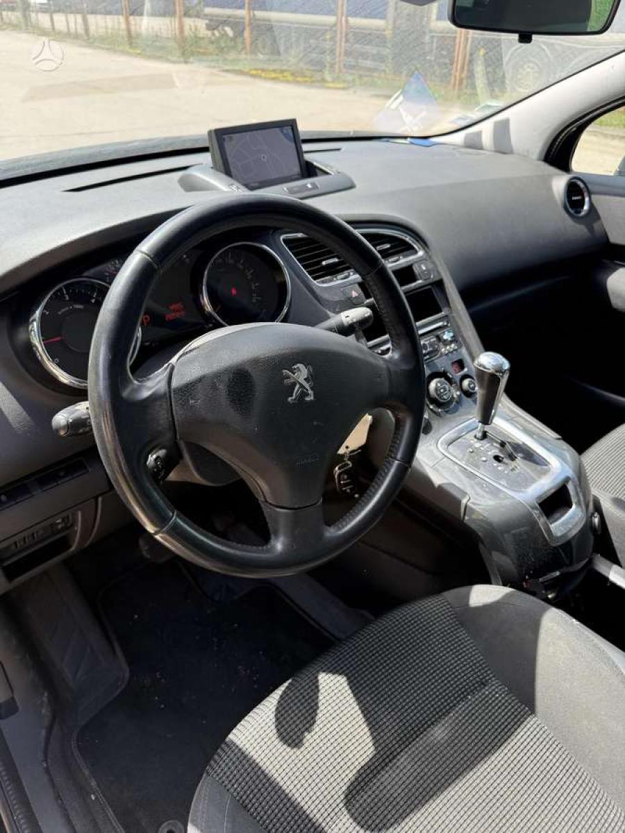 Melns Peugeot 5008 2015 Viļņa, ar dzinēja tilpumu 1.56 L un nobraukumu 260 tūkst. km par 4500 €, foto 8 vietnē AUTOMOTO.COM.LV