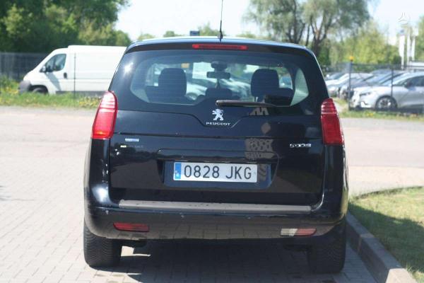 Black Peugeot 5008 2015 in Kaunas, with an engine capacity of 1.56 L and mileage of 280 thousand km for 4900 €, photo 5 on AUTOMOTO.COM.LV
