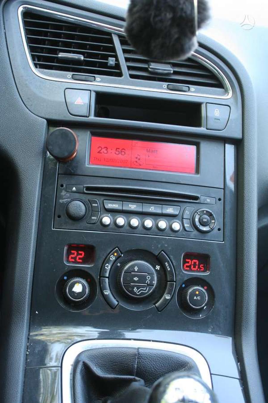 Black Peugeot 5008 2015 in Kaunas, with an engine capacity of 1.56 L and mileage of 280 thousand km for 4900 €, photo 8 on AUTOMOTO.COM.LV