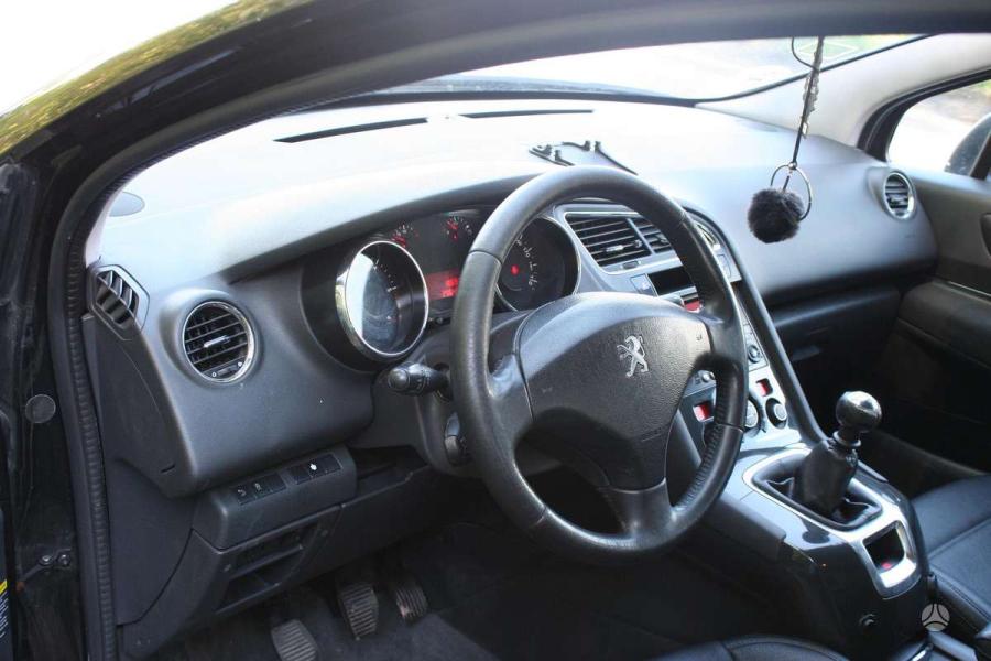 Black Peugeot 5008 2015 in Kaunas, with an engine capacity of 1.56 L and mileage of 280 thousand km for 4900 €, photo 11 on AUTOMOTO.COM.LV